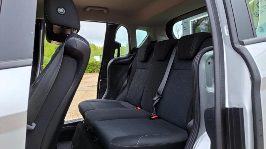 Grey Ford B-Max 2014 in Riga, with an engine capacity of 1.50 L and mileage of 178 thousand km for 4990 €, photo 51 on AUTOMOTO.COM.LV