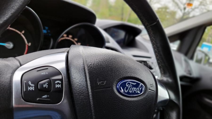 Grey Ford B-Max 2014 in Riga, with an engine capacity of 1.50 L and mileage of 178 thousand km for 4990 €, photo 114 on AUTOMOTO.COM.LV