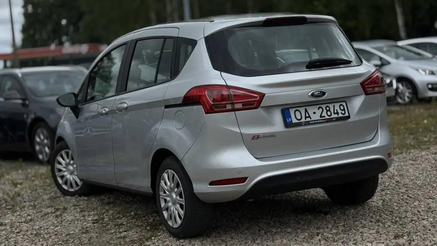 Pelēks Ford B-Max 2014 Jelgava, ar dzinēja tilpumu 1.50 L un nobraukumu 0 tūkst. km par 3990 €, foto 5 vietnē AUTOMOTO.COM.LV