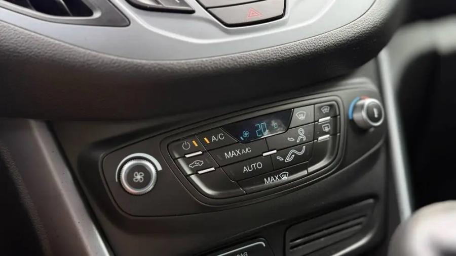 Pelēks Ford B-Max 2014 Jelgava, ar dzinēja tilpumu 1.50 L un nobraukumu 0 tūkst. km par 3990 €, foto 18 vietnē AUTOMOTO.COM.LV