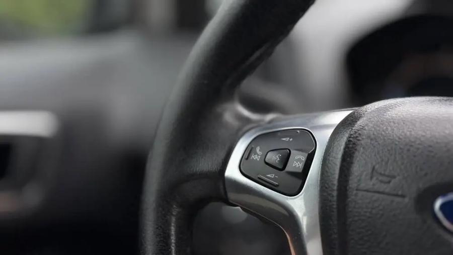 Pelēks Ford B-Max 2014 Jelgava, ar dzinēja tilpumu 1.50 L un nobraukumu 0 tūkst. km par 3990 €, foto 20 vietnē AUTOMOTO.COM.LV
