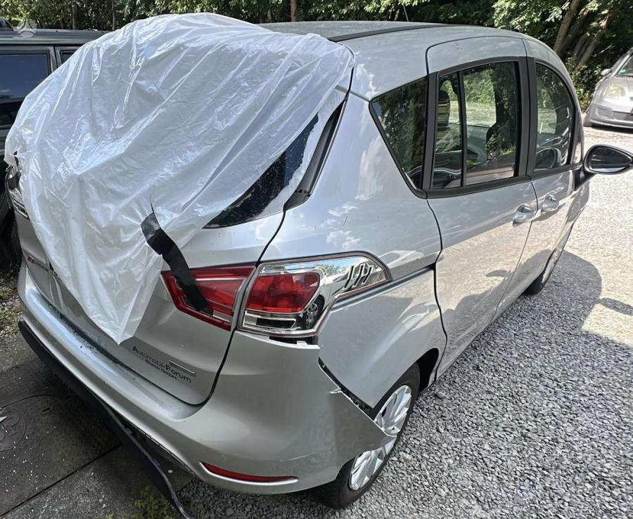 Grey Ford B-Max 2014 in Kelme, with an engine capacity of 1.00 L and mileage of 52 thousand km for 1550 €, photo 4 on AUTOMOTO.COM.LV