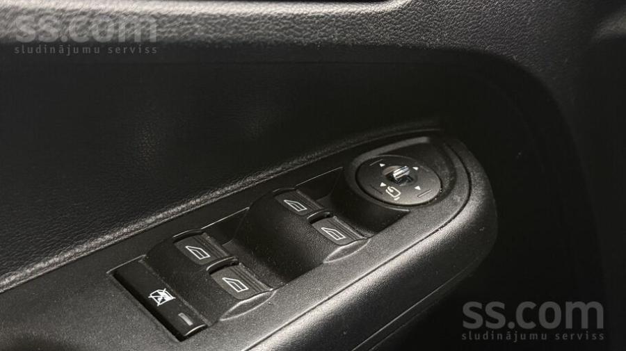 Ford B-Max 2014 Jelgava, ar dzinēja tilpumu 1.50 L un nobraukumu 179 tūkst. km par 4990 €, foto 22 vietnē AUTOMOTO.COM.LV