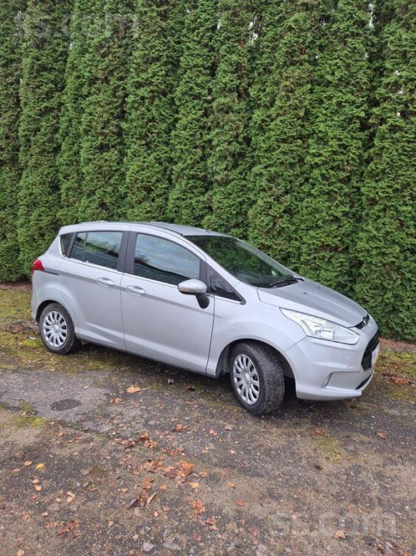 Ford B-Max 2017 Ogre, ar dzinēja tilpumu 1.00 L un nobraukumu 245 tūkst. km par 5300 €, foto 2 vietnē AUTOMOTO.COM.LV