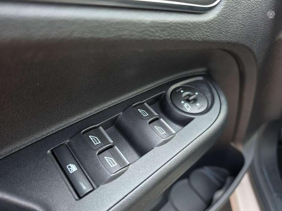 Ford B-Max 2017 in Klaipeda, with an engine capacity of 1.00 L and mileage of 58 thousand km for 6991 €, photo 14 on AUTOMOTO.COM.LV