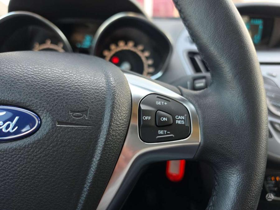 Ford B-Max 2017 in Klaipeda, with an engine capacity of 1.00 L and mileage of 58 thousand km for 6991 €, photo 18 on AUTOMOTO.COM.LV