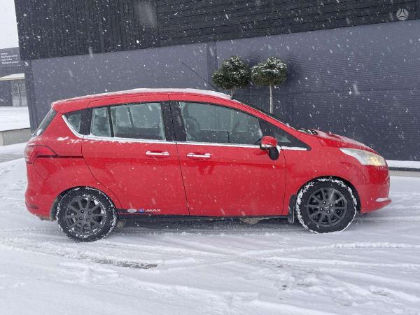 Red Ford B-Max 2013 in Siauliai, with an engine capacity of 1.00 L and mileage of 216 thousand km for 3499 €, photo 5 on AUTOMOTO.COM.LV
