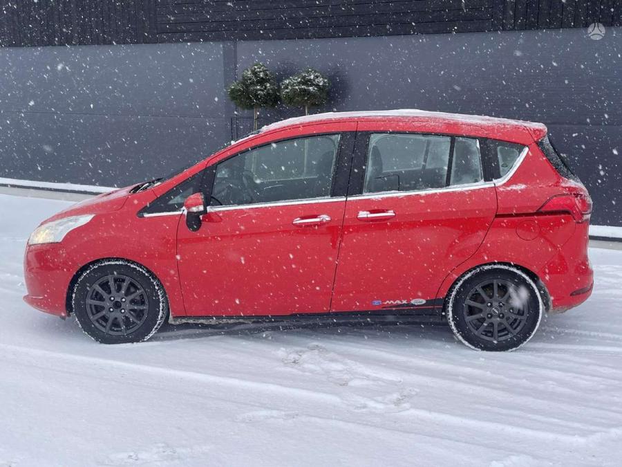 Red Ford B-Max 2013 in Siauliai, with an engine capacity of 1.00 L and mileage of 216 thousand km for 3499 €, photo 6 on AUTOMOTO.COM.LV