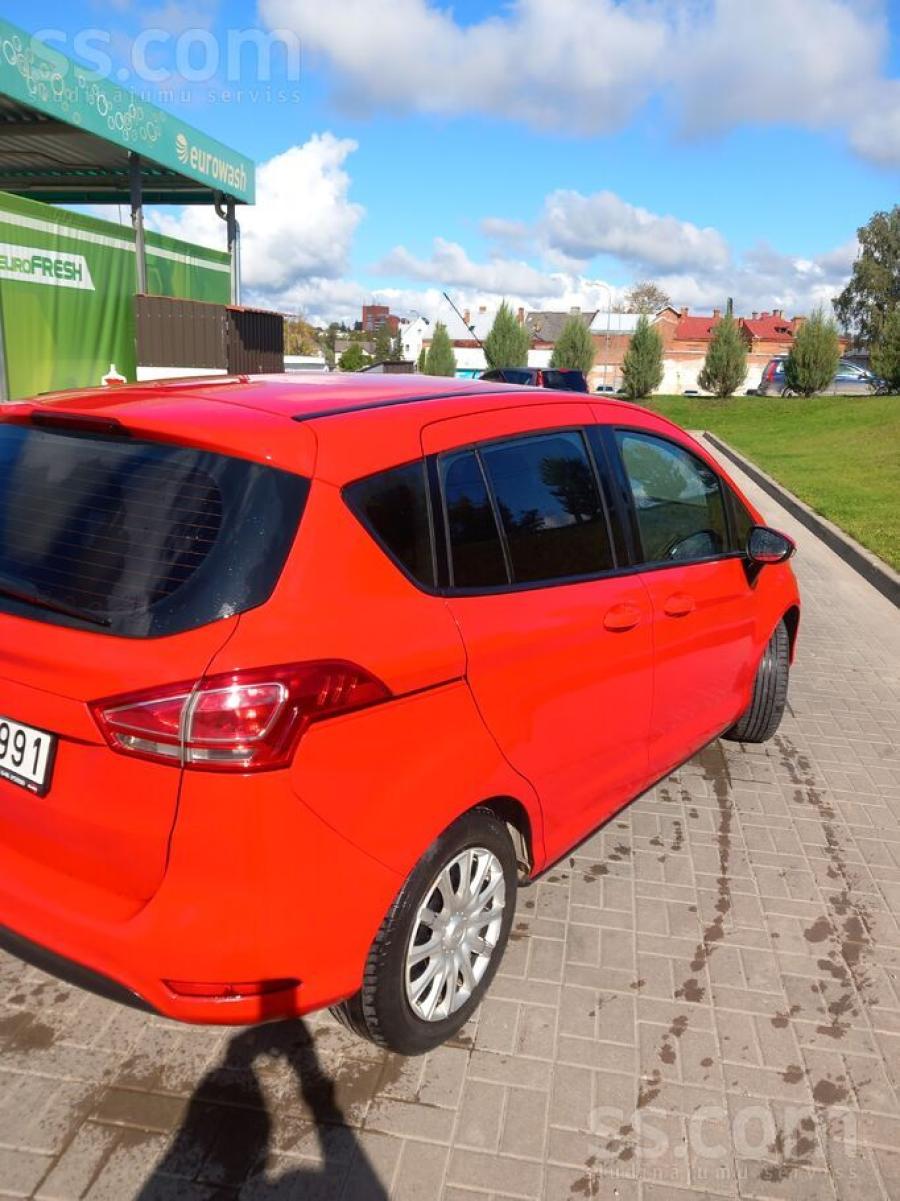 Red Ford B-Max 2015 in Rezekne, with an engine capacity of 1.50 L and mileage of 160 thousand km for 4750 €, photo 4 on AUTOMOTO.COM.LV