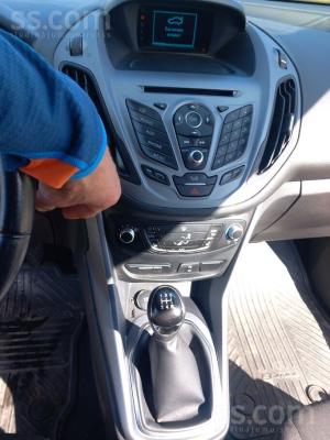 Red Ford B-Max 2015 in Rezekne, with an engine capacity of 1.50 L and mileage of 160 thousand km for 4750 €, photo 9 on AUTOMOTO.COM.LV