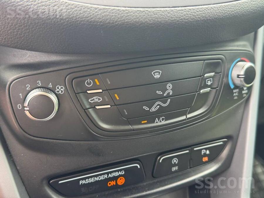 Sarkans Ford B-Max 2016 Rīga, ar dzinēja tilpumu 1.00 L un nobraukumu 154 tūkst. km par 4500 €, foto 25 vietnē AUTOMOTO.COM.LV