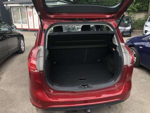 Red Ford B-Max 2017 in Klaipeda, with an engine capacity of 1.00 L and mileage of 137 thousand km for 5950 €, photo 12 on AUTOMOTO.COM.LV