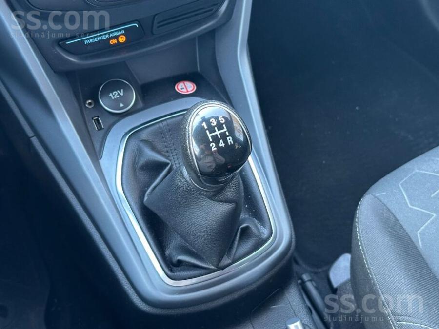 White Ford B-Max 2014 in Riga, with an engine capacity of 1.60 L and mileage of 0 thousand km for 3850 €, photo 13 on AUTOMOTO.COM.LV
