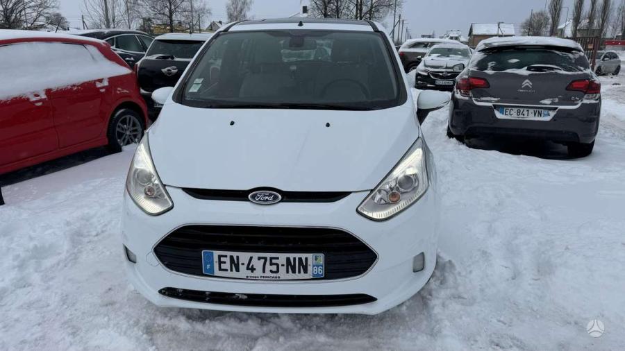 White Ford B-Max 2017 in Taurage, with an engine capacity of 1.00 L and mileage of 130 thousand km for 4700 €, photo 1 on AUTOMOTO.COM.LV