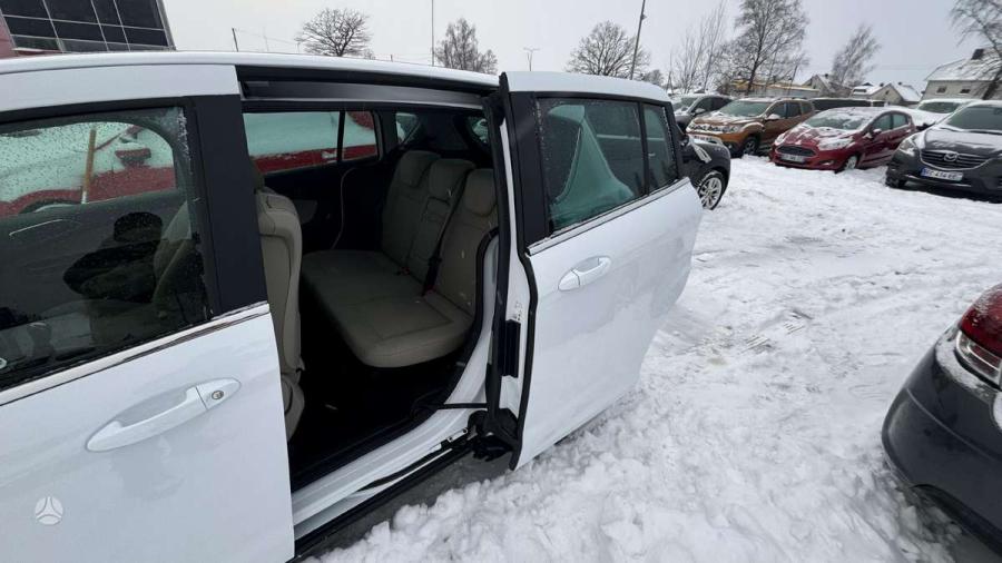 White Ford B-Max 2017 in Taurage, with an engine capacity of 1.00 L and mileage of 130 thousand km for 4700 €, photo 9 on AUTOMOTO.COM.LV