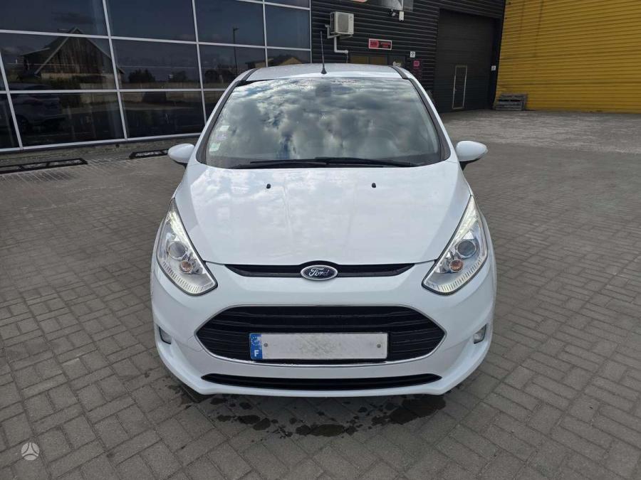 White Ford B-Max 2017 in Taurage, with an engine capacity of 1.00 L and mileage of 106 thousand km for 4200 €, photo 4 on AUTOMOTO.COM.LV