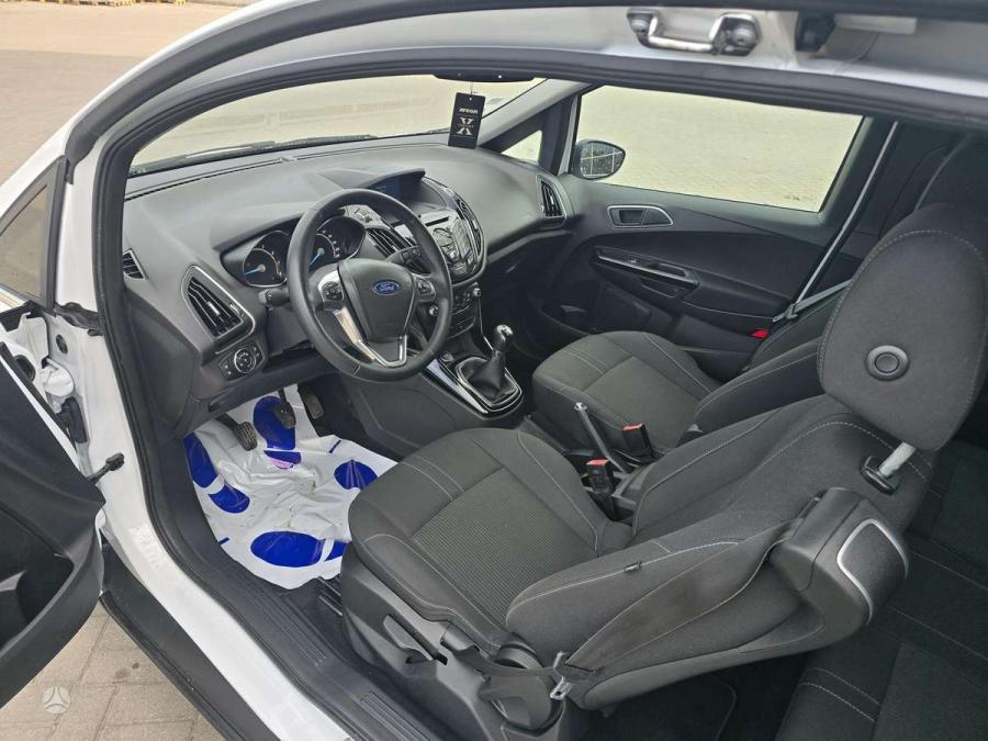 White Ford B-Max 2017 in Taurage, with an engine capacity of 1.00 L and mileage of 106 thousand km for 4200 €, photo 10 on AUTOMOTO.COM.LV