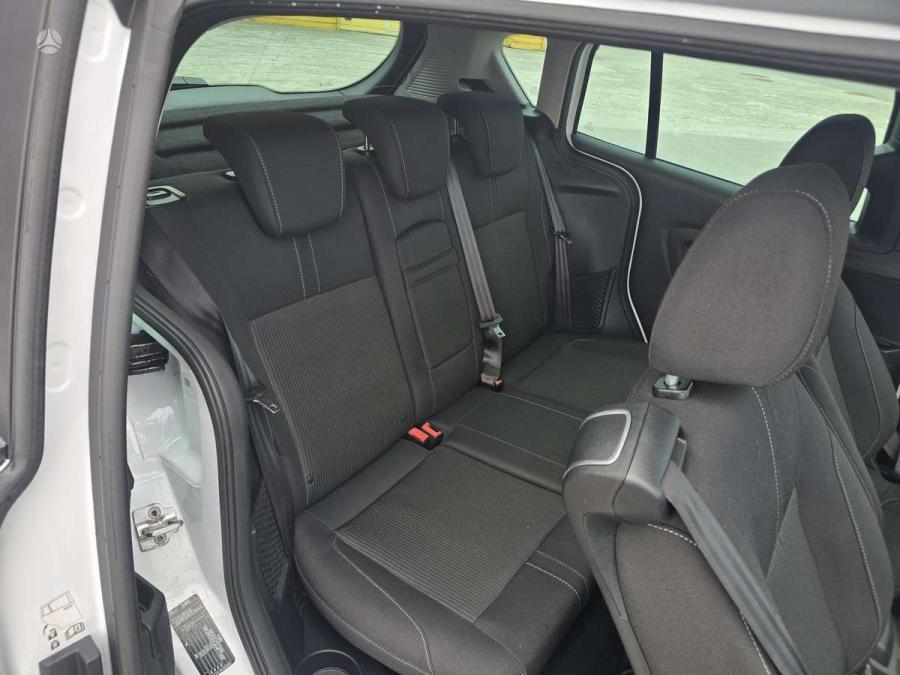 White Ford B-Max 2017 in Taurage, with an engine capacity of 1.00 L and mileage of 106 thousand km for 4200 €, photo 13 on AUTOMOTO.COM.LV