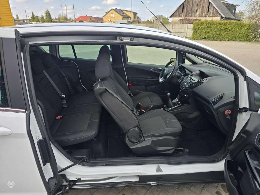 White Ford B-Max 2017 in Taurage, with an engine capacity of 1.00 L and mileage of 106 thousand km for 4200 €, photo 15 on AUTOMOTO.COM.LV