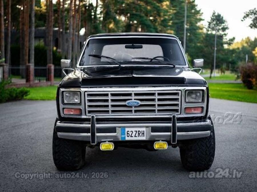 Черный Форд Бронко 1985 в Тарту, объемом двигателя 3.20 л и пробегом 0 тыс. км за 7500 €, фото 3 на AUTOMOTO.COM.LV