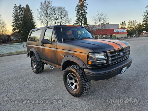 Melns Ford Bronco 1993 Tallina, ar dzinēja tilpumu 5.80 L un nobraukumu 93 tūkst. km par 22000 €, foto 3 vietnē AUTOMOTO.COM.LV