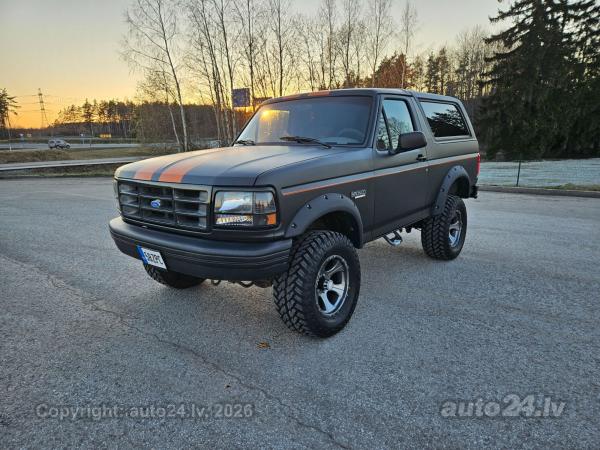 Melns Ford Bronco 1993 Tallina, ar dzinēja tilpumu 5.80 L un nobraukumu 93 tūkst. km par 22000 €, foto 4 vietnē AUTOMOTO.COM.LV