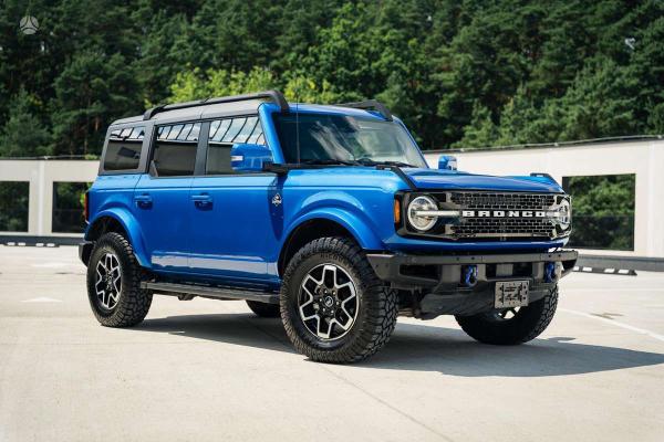 Blue Ford Bronco 2022 in Vilnius, with an engine capacity of 2.70 L and mileage of 105 thousand km for 39900 €, photo 1 on AUTOMOTO.COM.LV