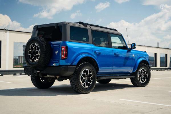 Blue Ford Bronco 2022 in Vilnius, with an engine capacity of 2.70 L and mileage of 105 thousand km for 39900 €, photo 8 on AUTOMOTO.COM.LV