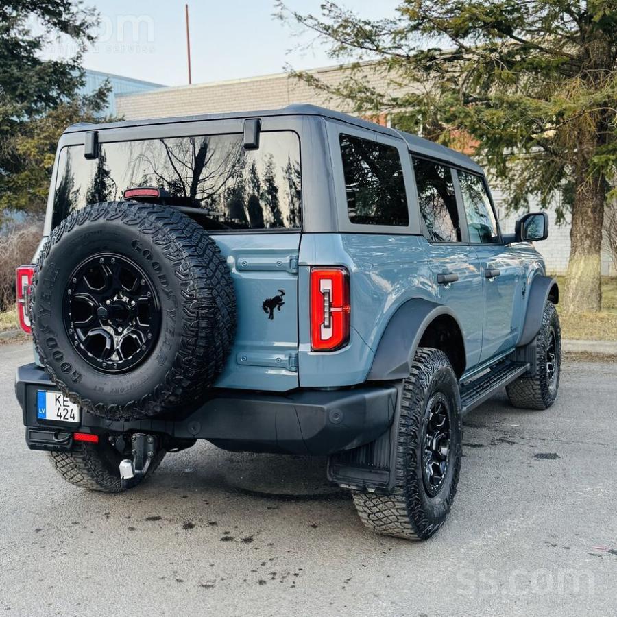 Blue Ford Bronco 2023 in Riga, with an engine capacity of 2.70 L and mileage of 42 thousand km for 55500 €, photo 4 on AUTOMOTO.COM.LV