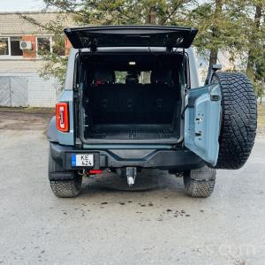 Blue Ford Bronco 2023 in Riga, with an engine capacity of 2.70 L and mileage of 42 thousand km for 55500 €, photo 11 on AUTOMOTO.COM.LV
