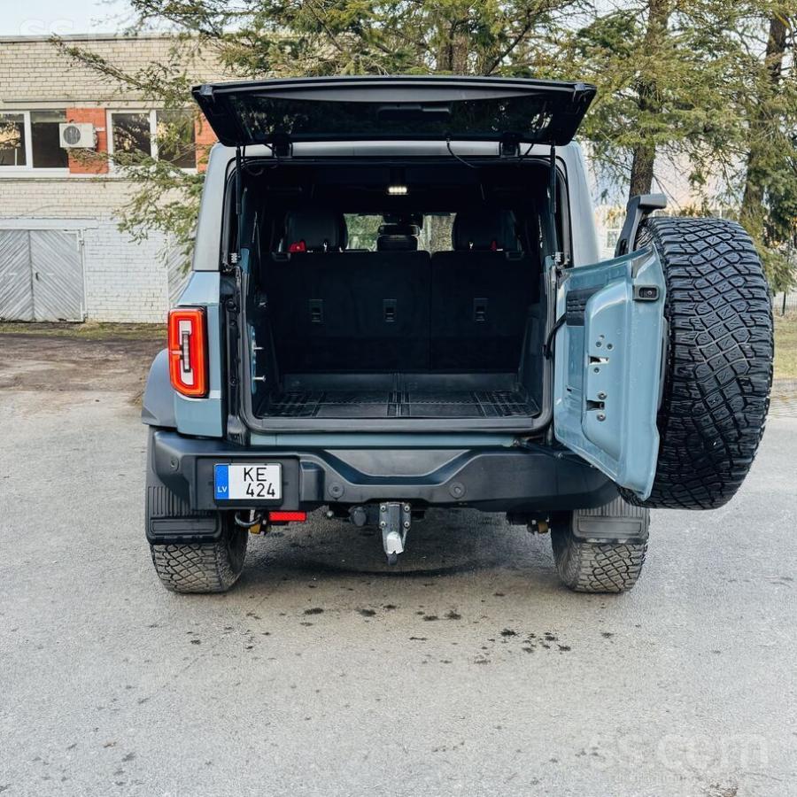 Blue Ford Bronco 2023 in Riga, with an engine capacity of 2.70 L and mileage of 42 thousand km for 55500 €, photo 11 on AUTOMOTO.COM.LV