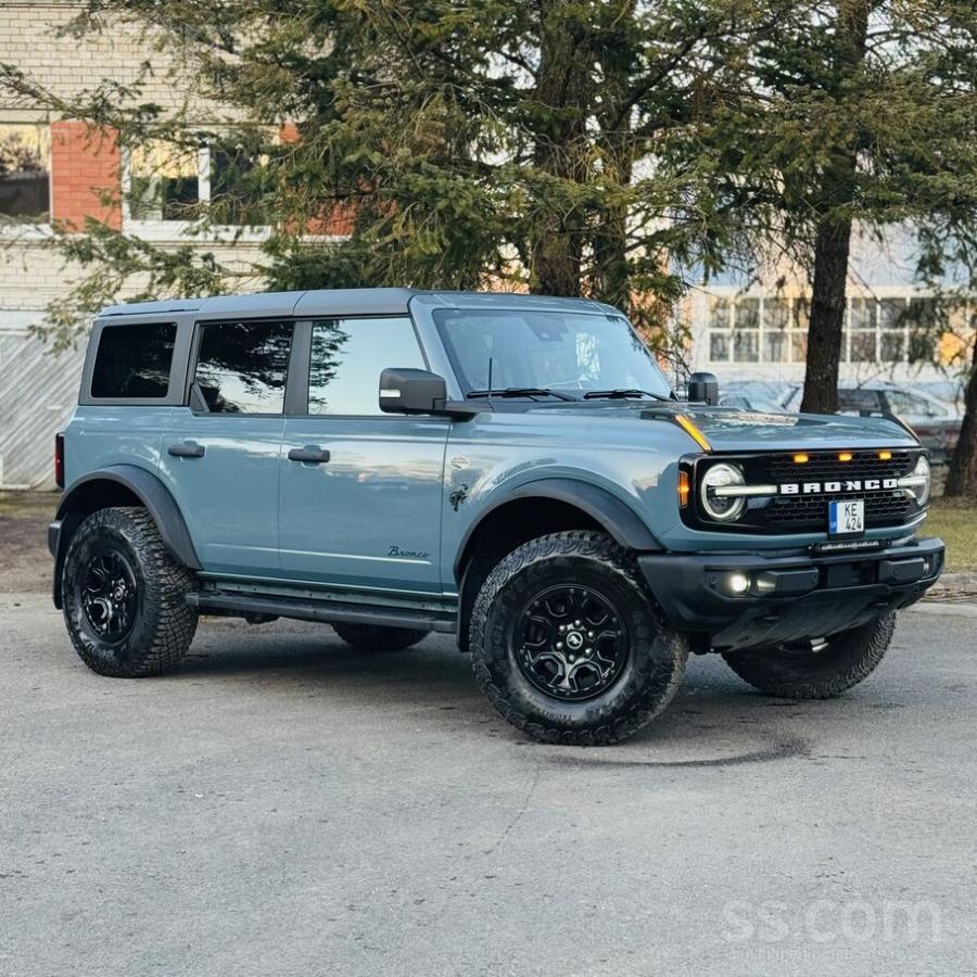 Blue Ford Bronco 2023 in Riga, with an engine capacity of 2.70 L and mileage of 43 thousand km for 55500 €, photo 1 on AUTOMOTO.COM.LV