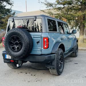 Blue Ford Bronco 2023 in Riga, with an engine capacity of 2.70 L and mileage of 43 thousand km for 55500 €, photo 4 on AUTOMOTO.COM.LV