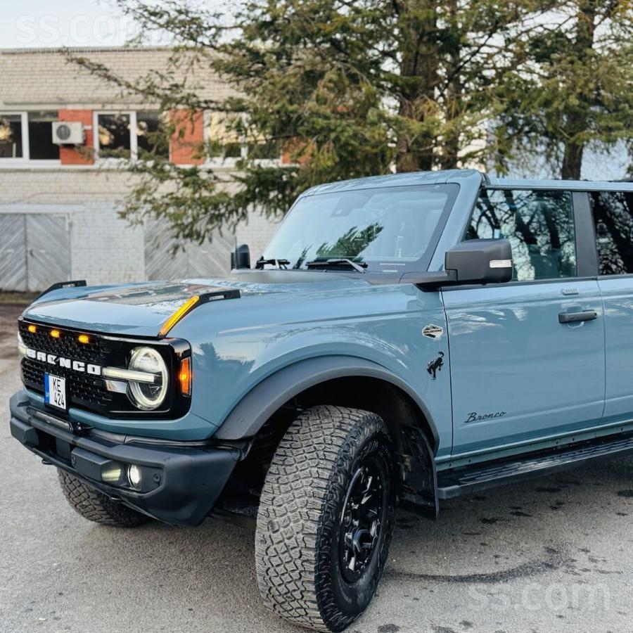 Blue Ford Bronco 2023 in Riga, with an engine capacity of 2.70 L and mileage of 43 thousand km for 55500 €, photo 19 on AUTOMOTO.COM.LV