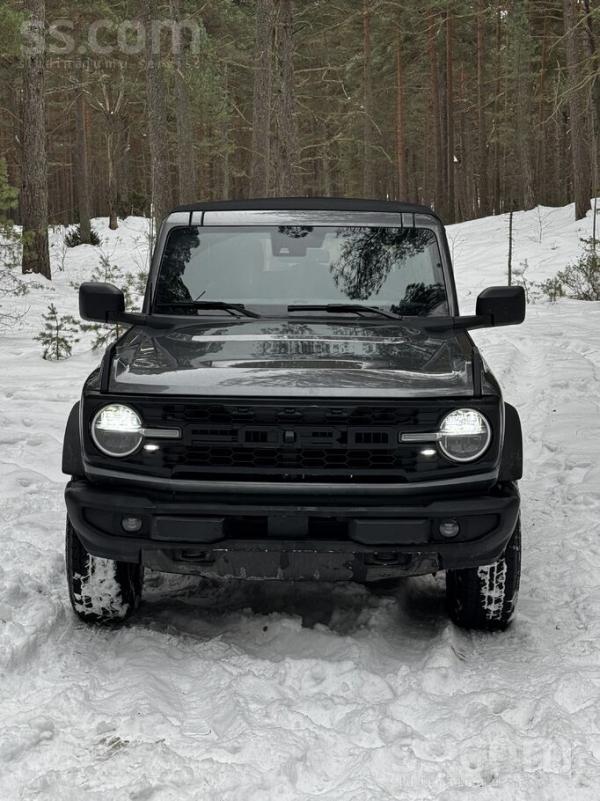 Pelēks Ford Bronco 2022 Rīga, ar dzinēja tilpumu 2.30 L un nobraukumu 55 tūkst. km par 39900 €, foto 3 vietnē AUTOMOTO.COM.LV