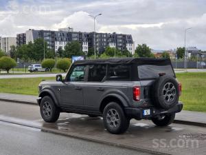 Grey Ford Bronco 2022 in Riga, with an engine capacity of 2.30 L and mileage of 55 thousand km for 42500 €, photo 4 on AUTOMOTO.COM.LV