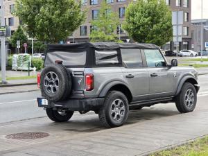 Grey Ford Bronco 2022 in Riga, with an engine capacity of 2.30 L and mileage of 55 thousand km for 42500 €, photo 5 on AUTOMOTO.COM.LV