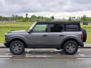 Grey Ford Bronco 2022 in Riga, with an engine capacity of 2.30 L and mileage of 55 thousand km for 42500 €, photo 6 on AUTOMOTO.COM.LV