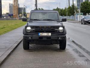 Grey Ford Bronco 2022 in Riga, with an engine capacity of 2.30 L and mileage of 55 thousand km for 42500 €, photo 7 on AUTOMOTO.COM.LV