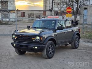 Grey Ford Bronco 2022 in Riga, with an engine capacity of 2.30 L and mileage of 55 thousand km for 42500 €, photo 9 on AUTOMOTO.COM.LV