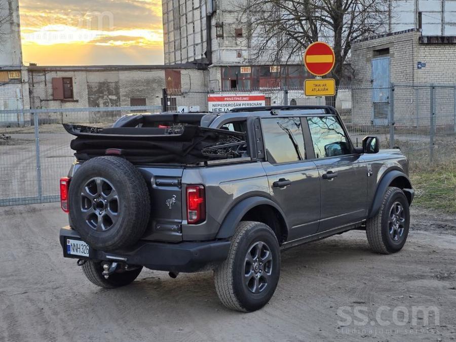 Grey Ford Bronco 2022 in Riga, with an engine capacity of 2.30 L and mileage of 55 thousand km for 42500 €, photo 10 on AUTOMOTO.COM.LV