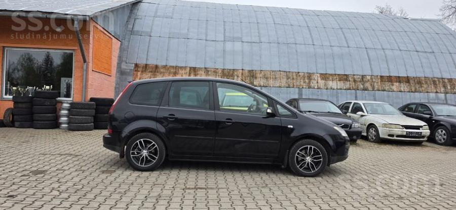 Black Ford C-Max 2005 in Valmiera, with an engine capacity of 2.00 L and mileage of 309 thousand km for 1200 €, photo 3 on AUTOMOTO.COM.LV