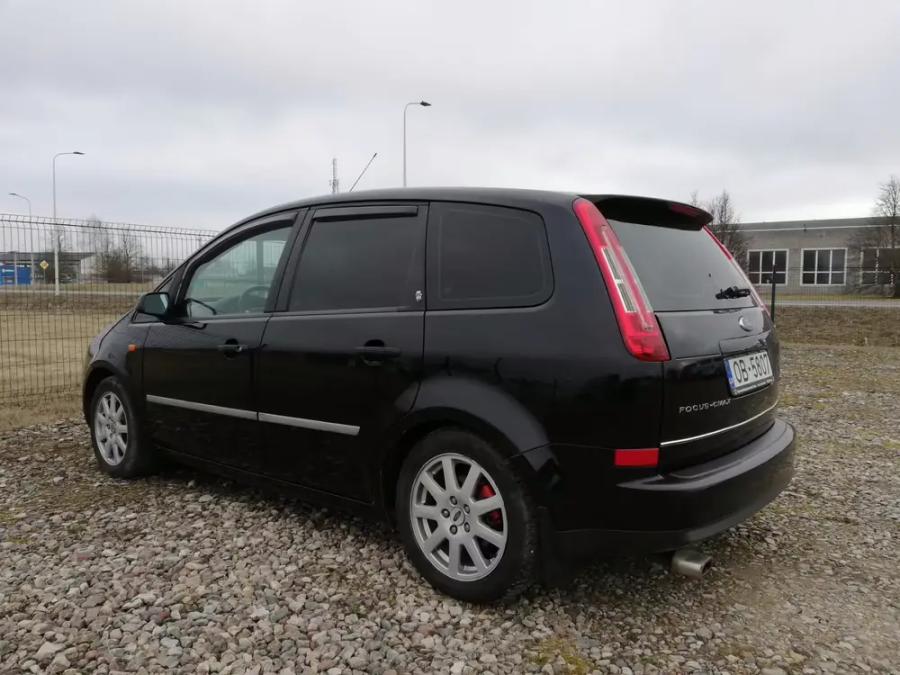 Black Ford C-Max 2005 in Saldus, with an engine capacity of 1.60 L and mileage of 266 thousand km for 1900 €, photo 5 on AUTOMOTO.COM.LV