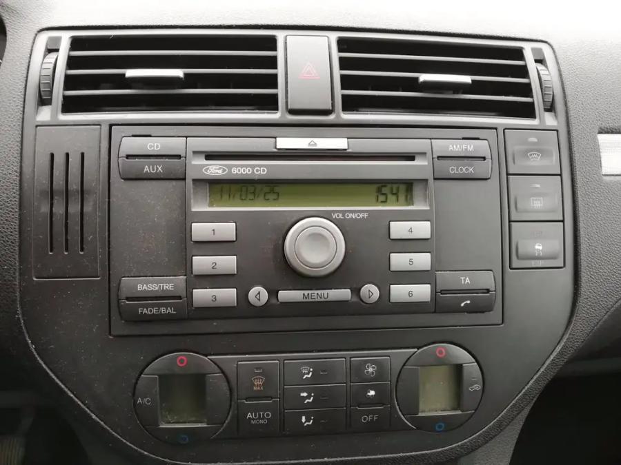 Black Ford C-Max 2005 in Saldus, with an engine capacity of 1.60 L and mileage of 266 thousand km for 1900 €, photo 11 on AUTOMOTO.COM.LV