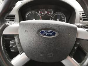 Black Ford C-Max 2005 in Saldus, with an engine capacity of 1.60 L and mileage of 266 thousand km for 1900 €, photo 13 on AUTOMOTO.COM.LV
