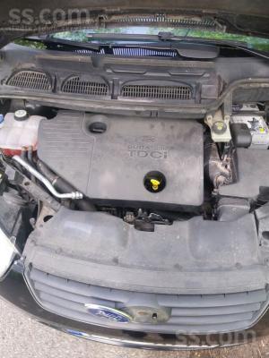 Black Ford C-Max 2009 in Daugavpils, with an engine capacity of 1.80 L and mileage of 242 thousand km for 1700 €, photo 5 on AUTOMOTO.COM.LV
