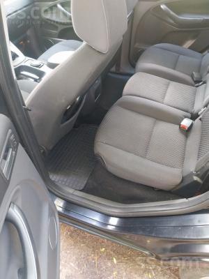 Black Ford C-Max 2009 in Daugavpils, with an engine capacity of 1.80 L and mileage of 242 thousand km for 1700 €, photo 10 on AUTOMOTO.COM.LV