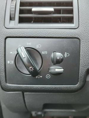 Black Ford C-Max 2009 in Riga, with an engine capacity of 1.60 L and mileage of 250 thousand km for 1700 €, photo 18 on AUTOMOTO.COM.LV