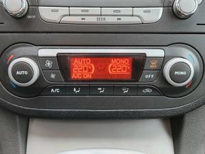 Black Ford C-Max 2009 in Riga, with an engine capacity of 1.60 L and mileage of 250 thousand km for 1700 €, photo 19 on AUTOMOTO.COM.LV