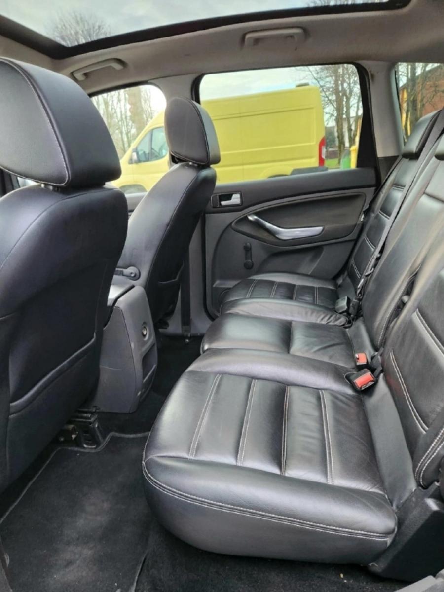 Black Ford C-Max 2009 in Riga, with an engine capacity of 1.60 L and mileage of 250 thousand km for 1700 €, photo 26 on AUTOMOTO.COM.LV